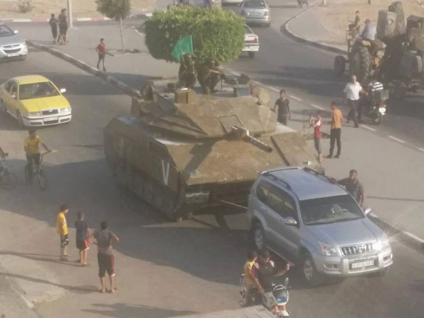 صور دبابات في شوارع غزة