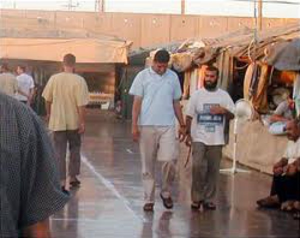خمسة أسرى من الضفة وغزة يدخلون أعوامًا جديدة في سجون الاحتلال
