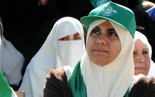 نعيم لـ دنيا الوطن المرأة في حماس لها دور كبير وتشارك في المجال العسكري