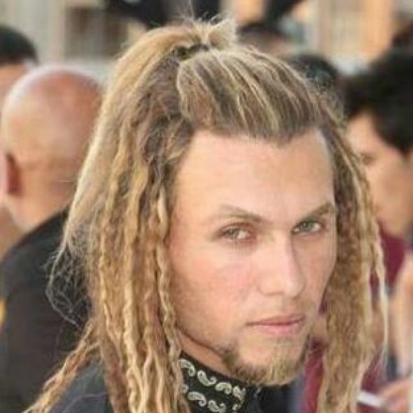 اغتيال الممثل العراقي كرار نوشي في بغداد بسبب شكله!