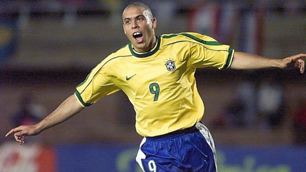 أفضل 5 لاعبين لم يفوزوا بالكرة الذهبية من وجهة نظر الظاهرة رونالدو